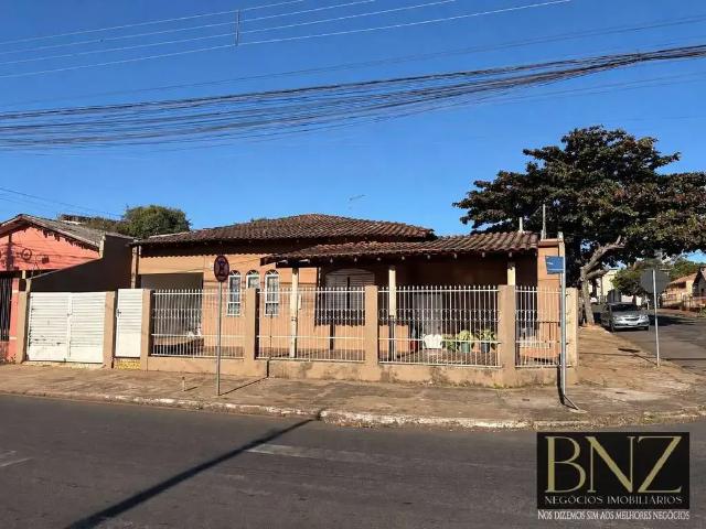 Casa / Sobrado para Venda em Arapongas/PR Vila Nova 3 Quartos