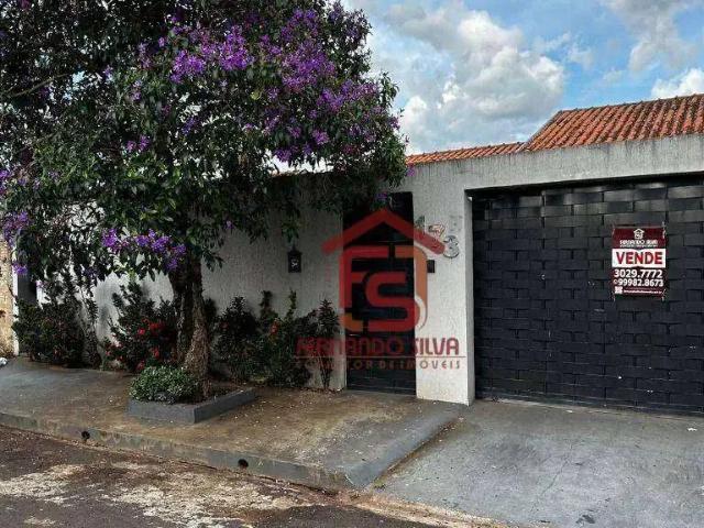 Casa / Sobrado para Venda em Arapongas/PR Casa Família Arapongas IV 3 Quartos