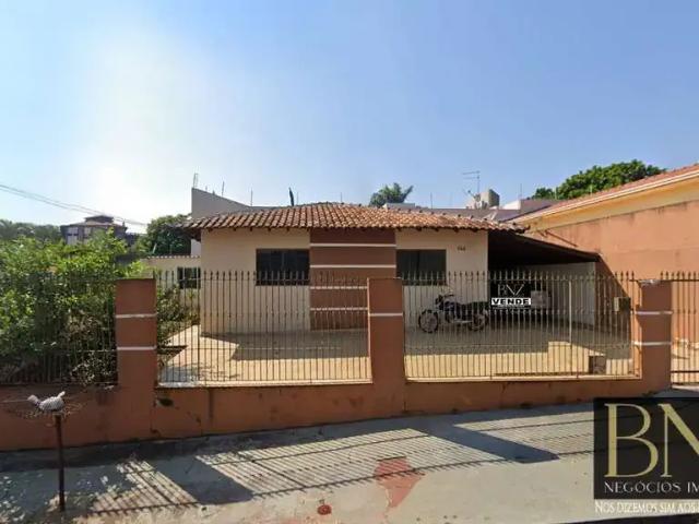 Casa / Sobrado para Venda em Arapongas/PR Centro 3 Quartos