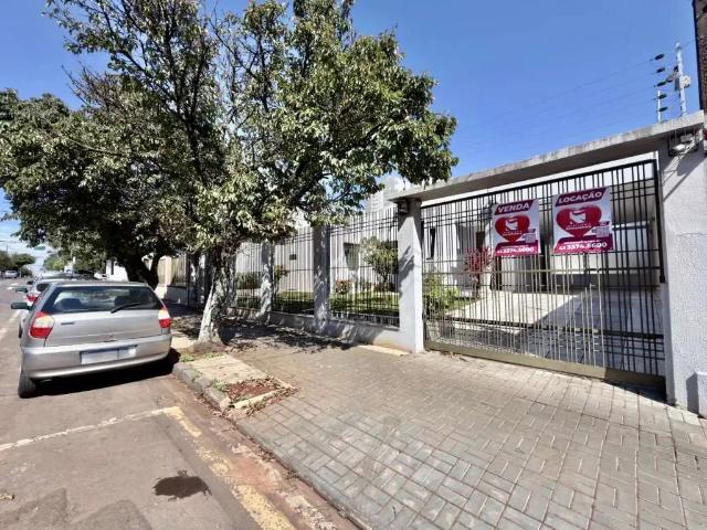 Casa / Sobrado para Venda em Arapongas/PR Centro 4 Quartos