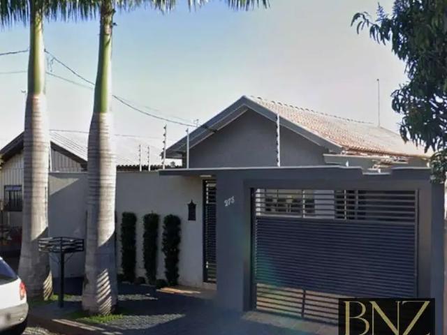 Casa / Sobrado para Venda em Arapongas/PR Parque Industrial 3 Quartos