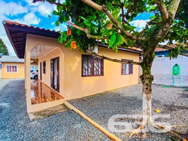Casa / Sobrado para Venda em Araquari/SC Itinga 4 Quartos
