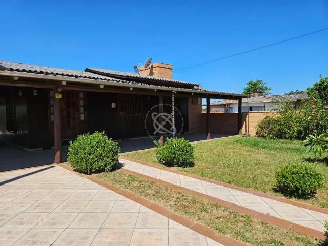 Casa / Sobrado para Venda em Araranguá/SC Caverazinho 3 Quartos