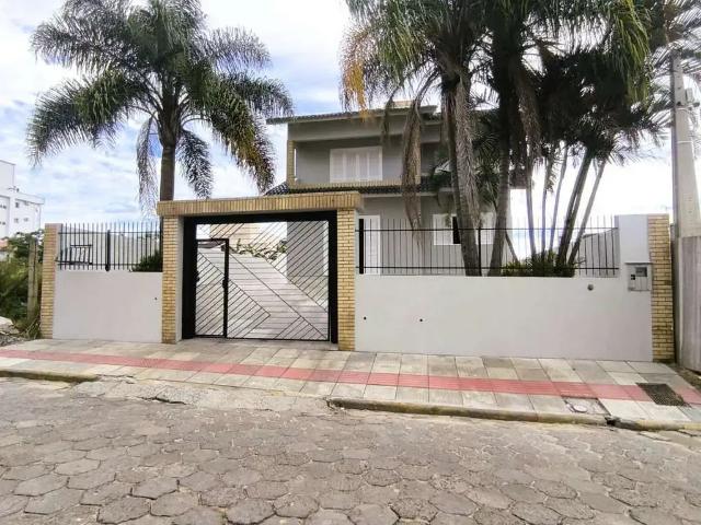 Casa / Sobrado para Venda em Araranguá/SC Cidade Alta 4 Quartos