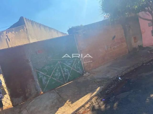 Casa / Sobrado para Venda em Araraquara/SP 10 Distrito Industrial 2 Quartos
