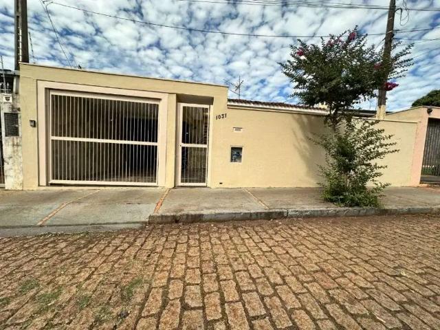 Casa / Sobrado para Venda em Araraquara/SP Centro 2 Quartos