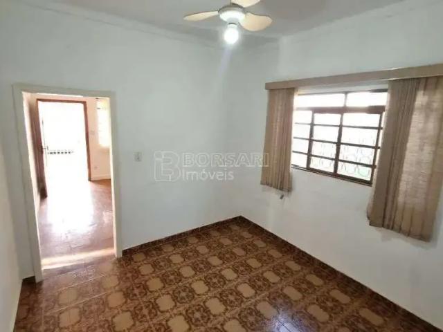 Casa / Sobrado para Venda em Araraquara/SP Centro 2 Quartos