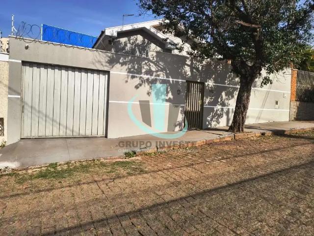 Casa / Sobrado para Venda em Araraquara/SP Centro 3 Quartos