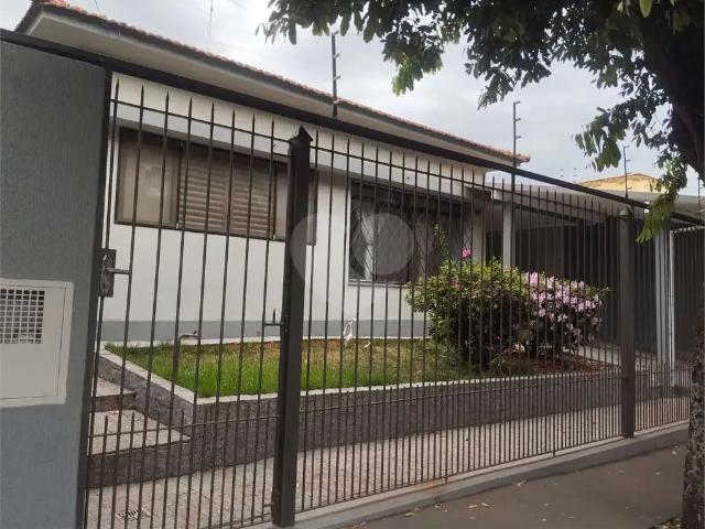 Casa / Sobrado para Venda em Araraquara/SP Centro 3 Quartos