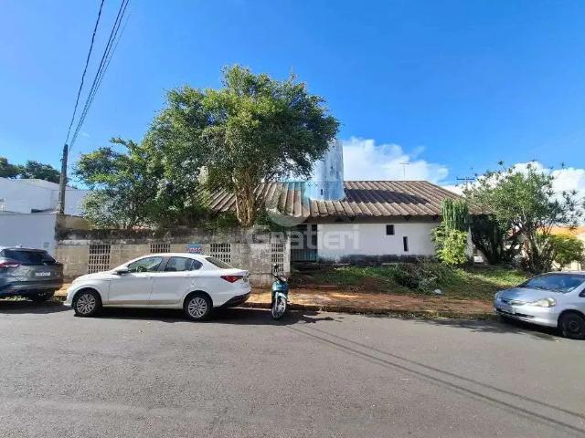 Casa / Sobrado para Venda em Araraquara/SP Centro 4 Quartos