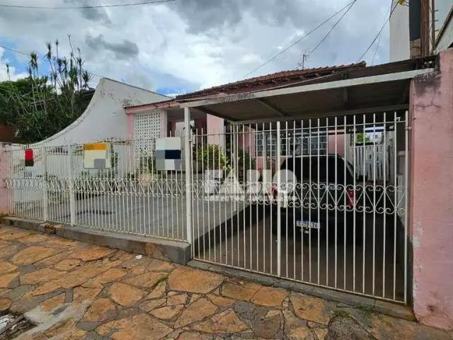 Casa / Sobrado para Venda em Araraquara/SP Centro 4 Quartos