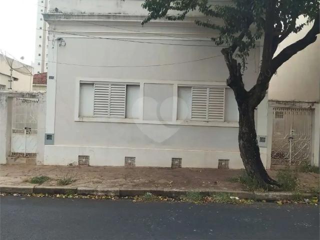 Casa / Sobrado para Venda em Araraquara/SP Centro 4 Quartos