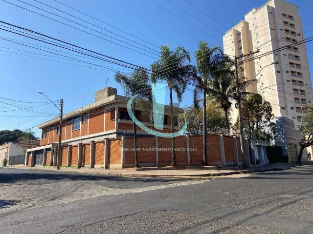 Casa / Sobrado para Venda em Araraquara/SP Centro 5 Quartos