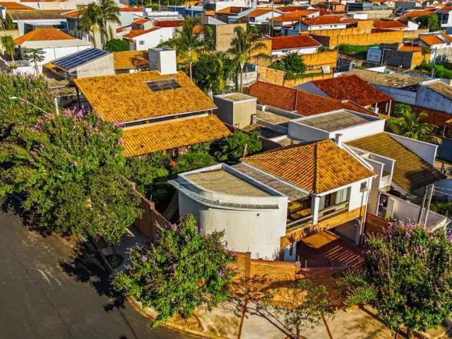 Casa / Sobrado para Venda em Araraquara/SP Cidade Jardim 3 Quartos