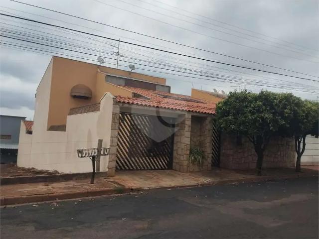 Casa / Sobrado para Venda em Araraquara/SP Jardim Nova América 3 Quartos