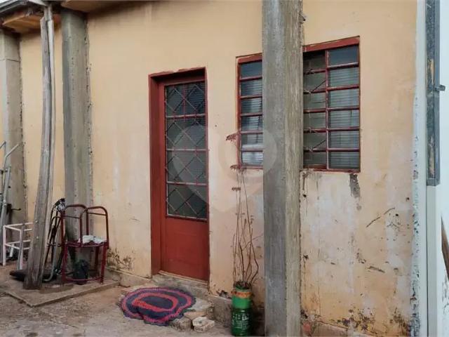 Casa / Sobrado para Venda em Araraquara/SP Jardim Adalberto Frederico de Oliveira Roxo I 2 Quartos