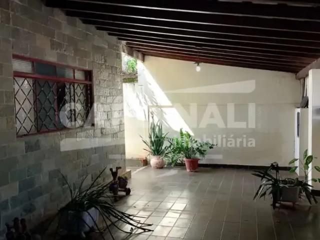 Casa / Sobrado para Venda em Araraquara/SP Jardim Brasil Vila Xavier 3 Quartos