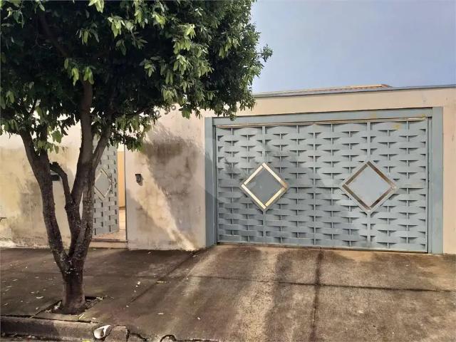 Casa / Sobrado para Venda em Araraquara/SP Jardim das Estações Vila Xavier 3 Quartos