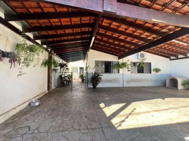 Casa / Sobrado para Venda em Araraquara/SP Jardim Primor 3 Quartos