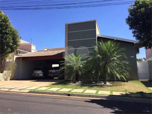 Casa / Sobrado para Venda em Araraquara/SP Jardim Residencial Maggiore 3 Quartos