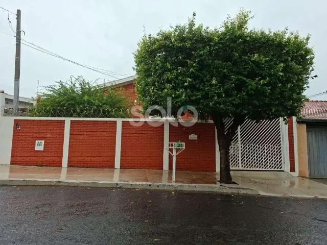Casa / Sobrado para Venda em Araraquara/SP Jardim Universal 3 Quartos