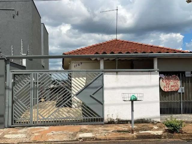 Casa / Sobrado para Venda em Araraquara/SP Jardim Vitória 3 Quartos