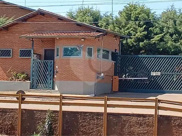 Casa / Sobrado para Venda em Araraquara/SP Jardim Zavanella 3 Quartos