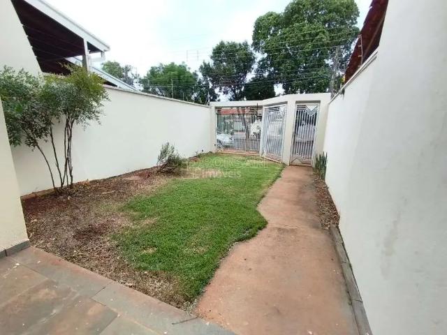 Casa / Sobrado para Venda em Araraquara/SP Parque Laranjeiras 2 Quartos