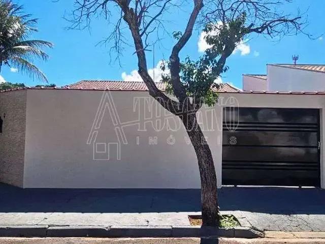 Casa / Sobrado para Venda em Araraquara/SP Parque Laranjeiras 3 Quartos
