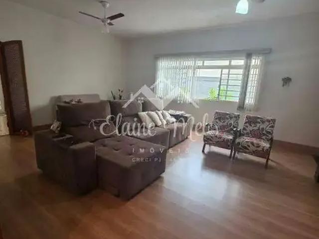 Casa / Sobrado para Venda em Araraquara/SP Parque Laranjeiras 3 Quartos