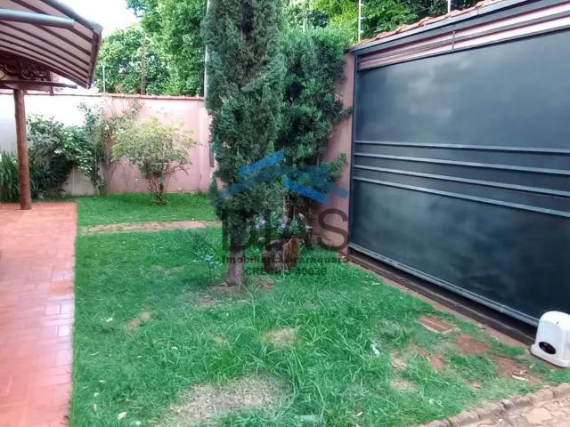 Casa / Sobrado para Venda em Araraquara/SP Parque Laranjeiras 4 Quartos
