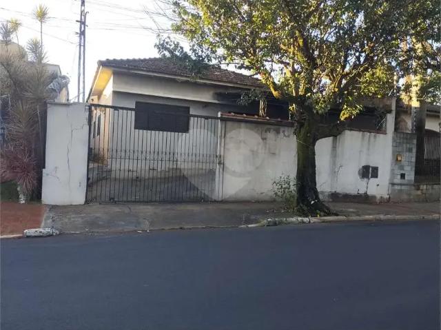 Casa / Sobrado para Venda em Araraquara/SP Vila Xavier Vila Xavier 3 Quartos