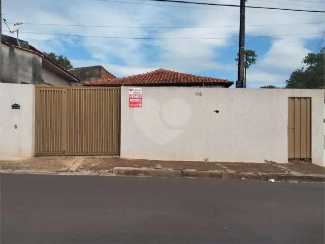 Casa / Sobrado para Venda em Araraquara/SP Vila Xavier Vila Xavier 3 Quartos