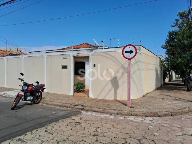 Casa / Sobrado para Venda em Araraquara/SP Vila Xavier Vila Xavier 3 Quartos