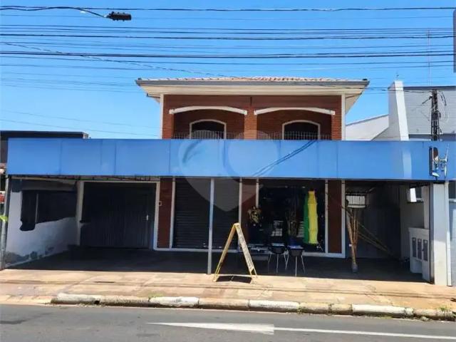 Casa / Sobrado para Venda em Araraquara/SP Vila Xavier Vila Xavier 3 Quartos