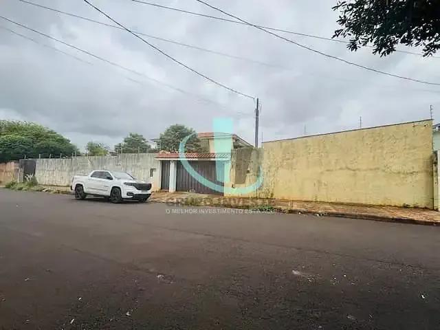 Casa / Sobrado para Venda em Araraquara/SP Vila Xavier Vila Xavier 5 Quartos