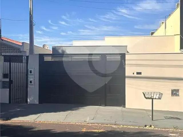 Casa / Sobrado para Venda em Araraquara/SP Vila Cidade Industrial Vila Xavier 4 Quartos