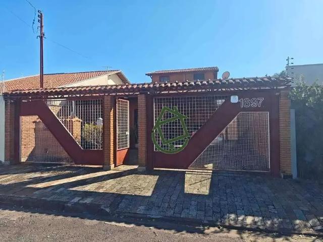 Casa / Sobrado para Venda em Araraquara/SP Vila Cidade Industrial Vila Xavier 3 Quartos