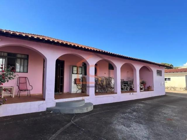 Casa / Sobrado para Venda em Araraquara/SP Vila Ferroviária 3 Quartos
