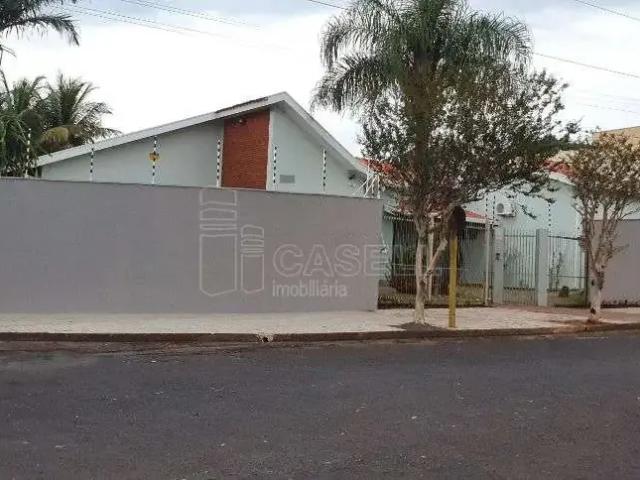 Casa / Sobrado para Venda em Araraquara/SP Vila Harmonia 4 Quartos