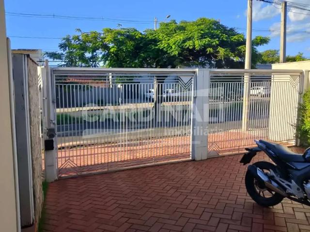 Casa / Sobrado para Venda em Araraquara/SP Vila Harmonia 5 Quartos