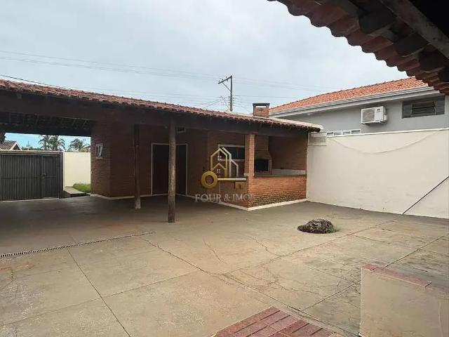 Casa / Sobrado para Venda em Araraquara/SP Vila José Bonifácio 4 Quartos