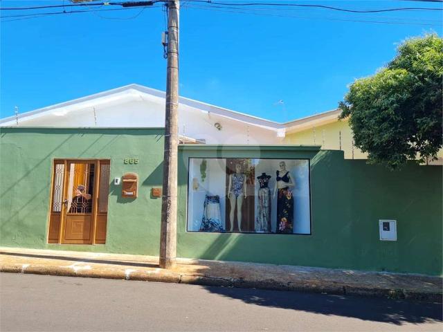 Casa / Sobrado para Venda em Araraquara/SP Vila José Bonifácio 2 Quartos