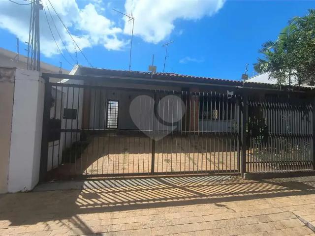 Casa / Sobrado para Venda em Araraquara/SP Vila Santana 3 Quartos