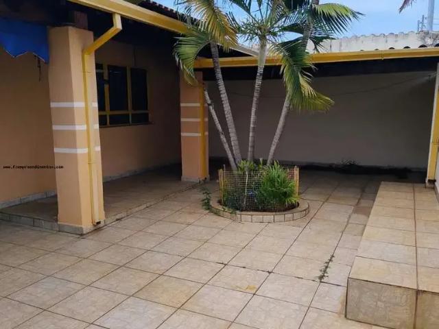 Casa / Sobrado para Venda em Araras/SP Jardim Geny Mercatelli 3 Quartos