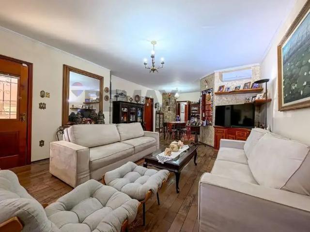 Casa / Sobrado para Venda em Araras/SP Jardim das Flores 3 Quartos