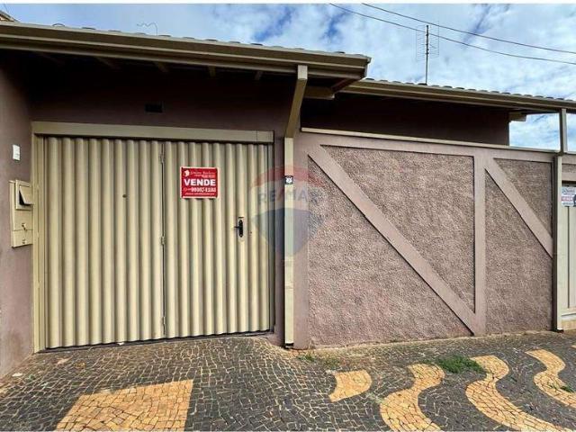 Casa / Sobrado para Venda em Araras/SP Parque das Árvores 3 Quartos