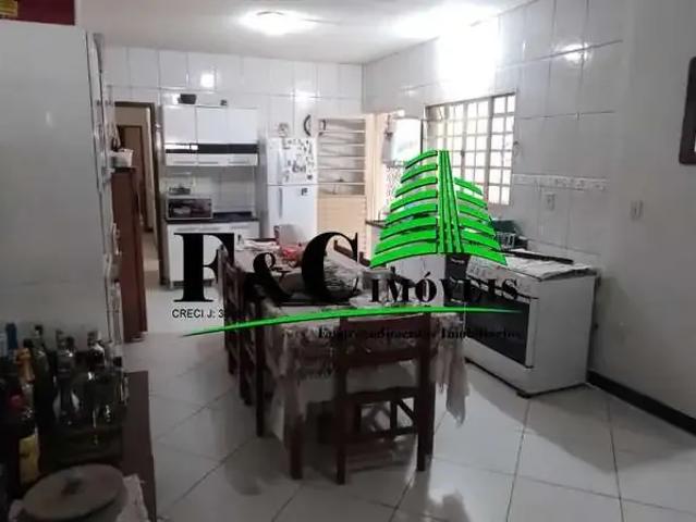 Casa / Sobrado para Venda em Araras/SP Parque das Árvores 5 Quartos