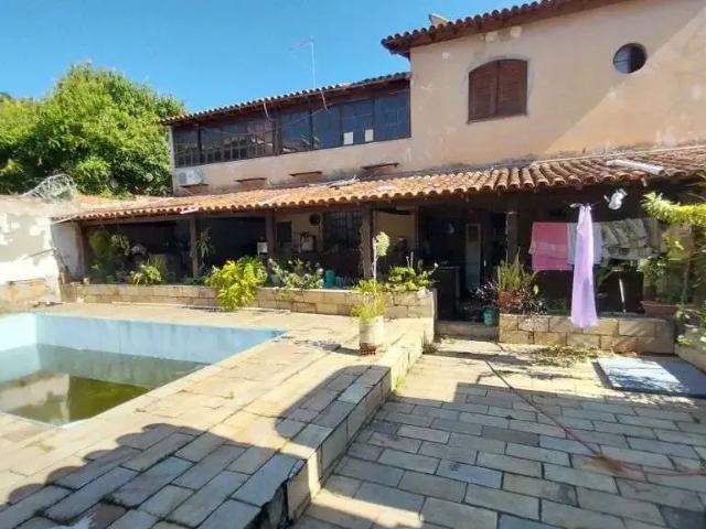 Casa / Sobrado para Venda em Araruama/RJ Centro 5 Quartos
