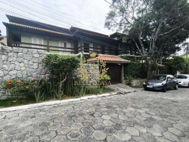 Casa / Sobrado para Venda em Araruama/RJ Centro 6 Quartos